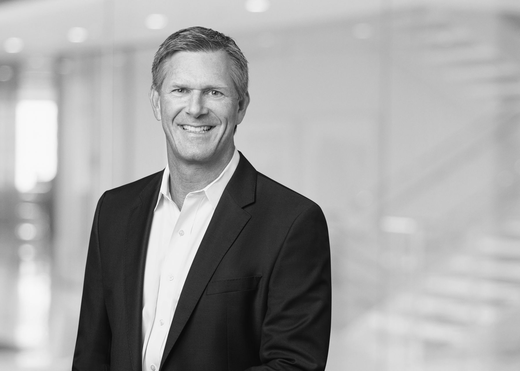 W. Robert Shearer, Partner, Mergers and Acquisitions | Akin, Elite ...